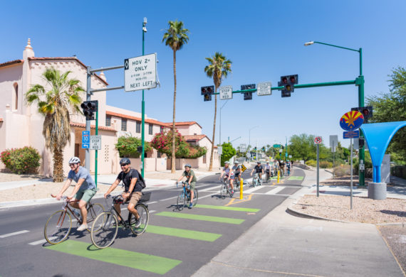 Cycle Tracks/Separated Bike Lane Design — Alta Planning + Design